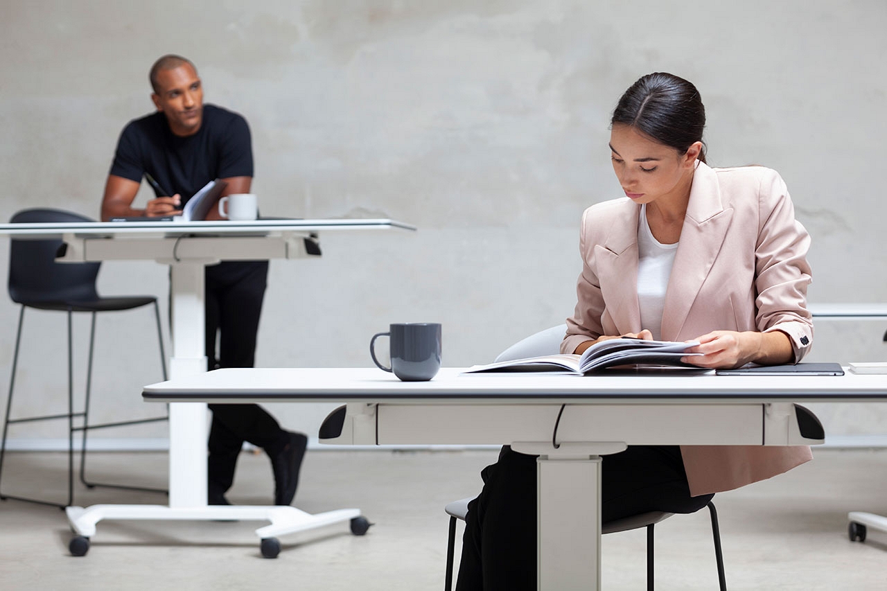 TALENT (Table réglable et pliable) | LEMAN OFFICE